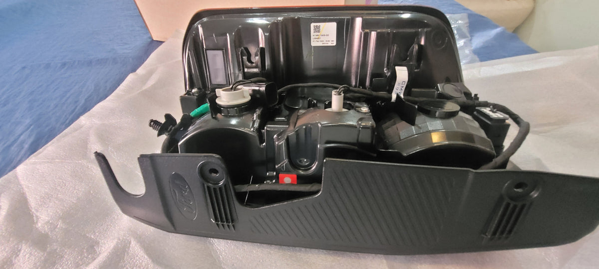 Genuine Ford rear light Standard non radar Next Gen Ranger. 2022-2024 ...