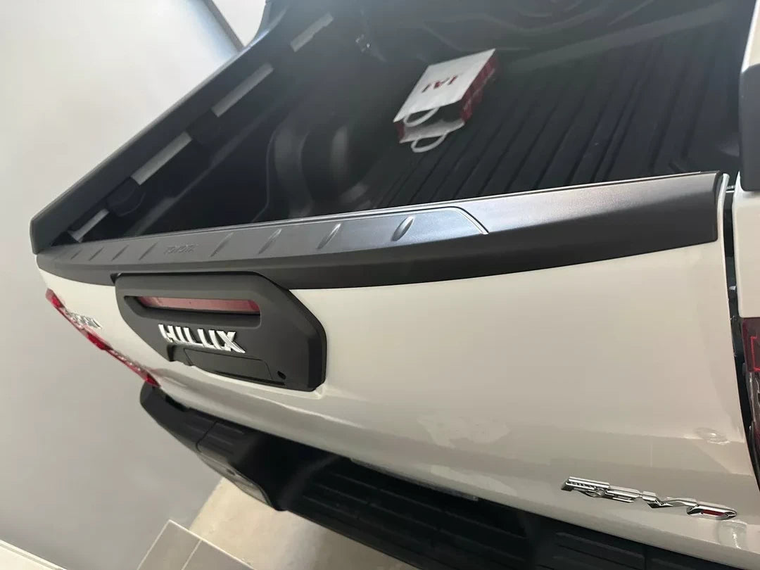 GENUINE TOYOTA HILUX 2015-2024 TAILGATE PROTECTOR – MANGORACING