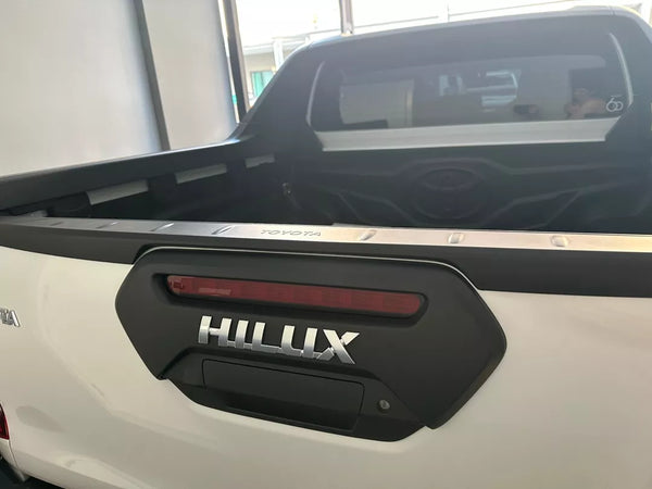 GENUINE TOYOTA HILUX 2015-2024 TAILGATE PROTECTOR – MANGORACING